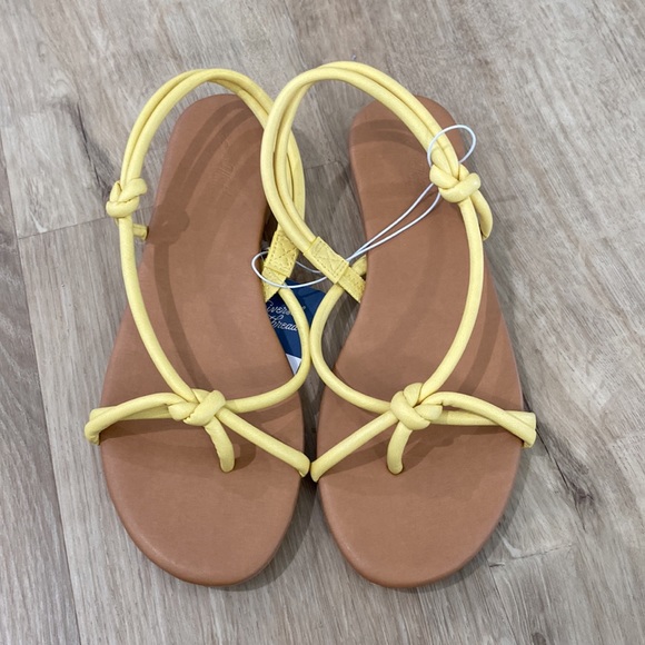 Universal Thread | Shoes | New Womens Universal Thread Petal Sandals ...